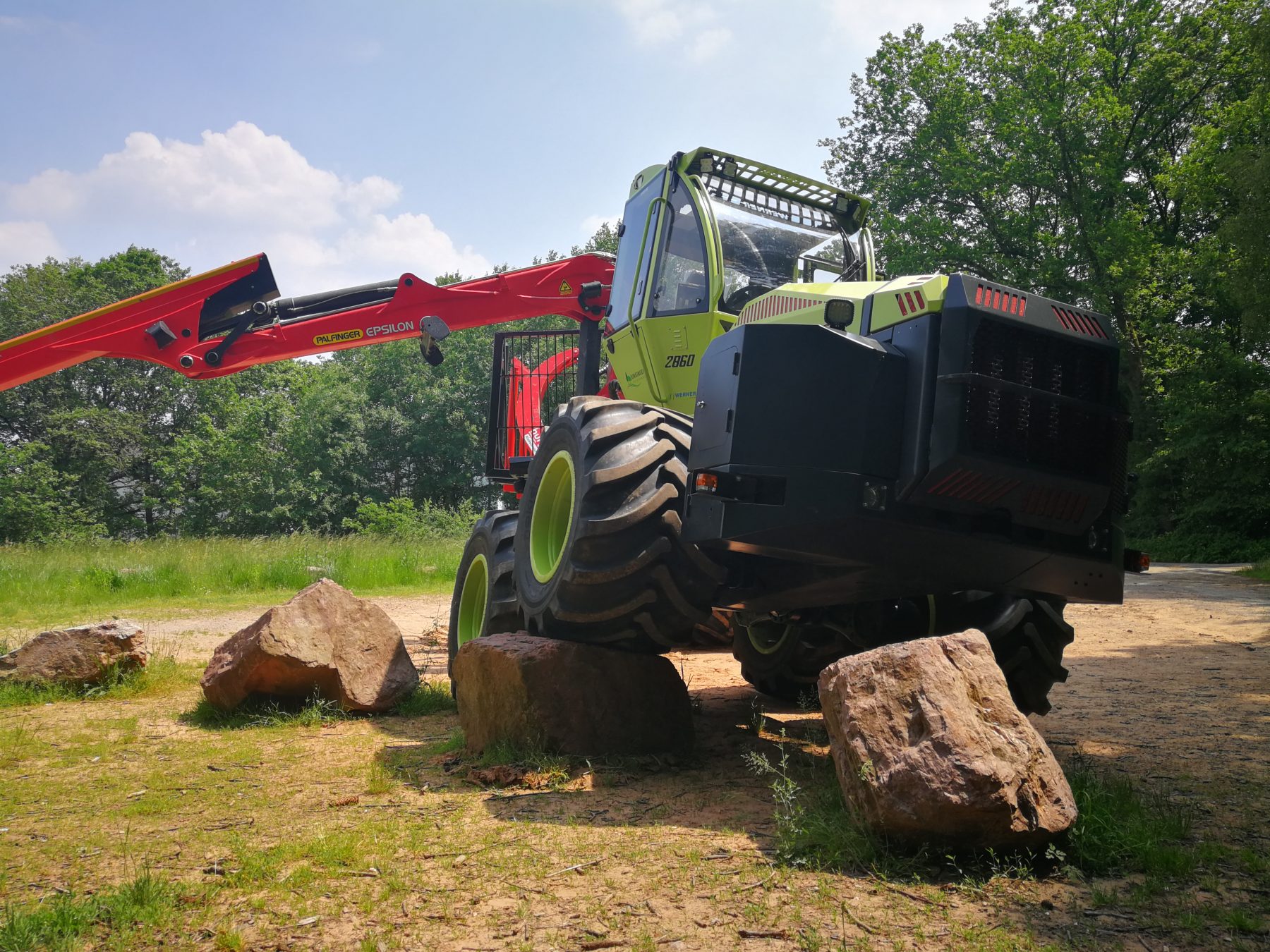 WF trac 2860 8×8 Premiere – Werner Forst- und Industrietechnik Scharf GmbH